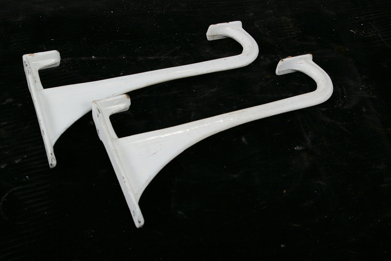 Basin or Sink Brackets | Mongers Reclamation