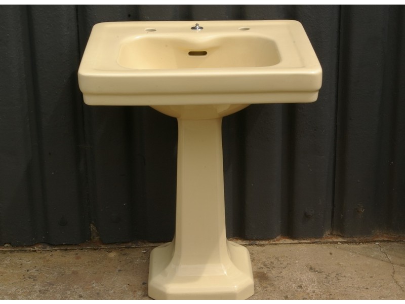 Antique and reclaimed bathroom basins, cloakroom basins and sinks ...