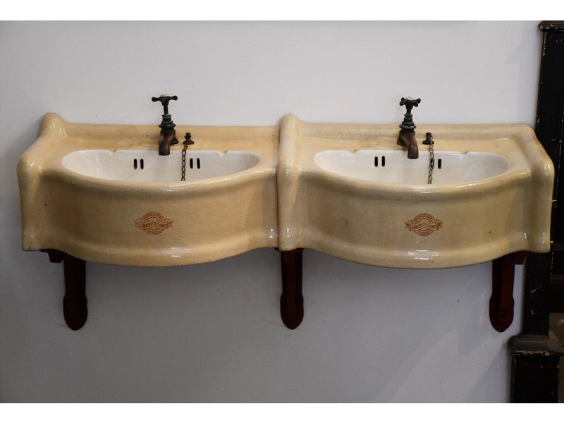 Antique and reclaimed bathroom basins, cloakroom basins and sinks ...