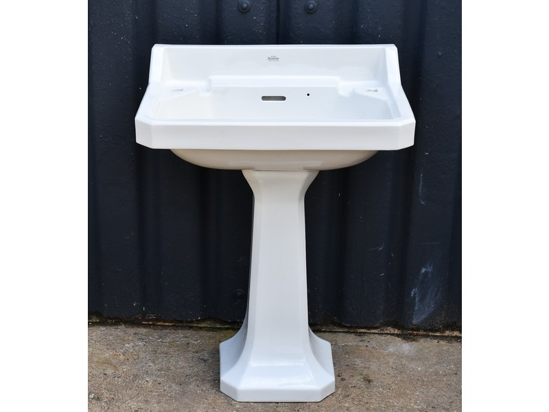 Antique and reclaimed bathroom basins, cloakroom basins and sinks ...