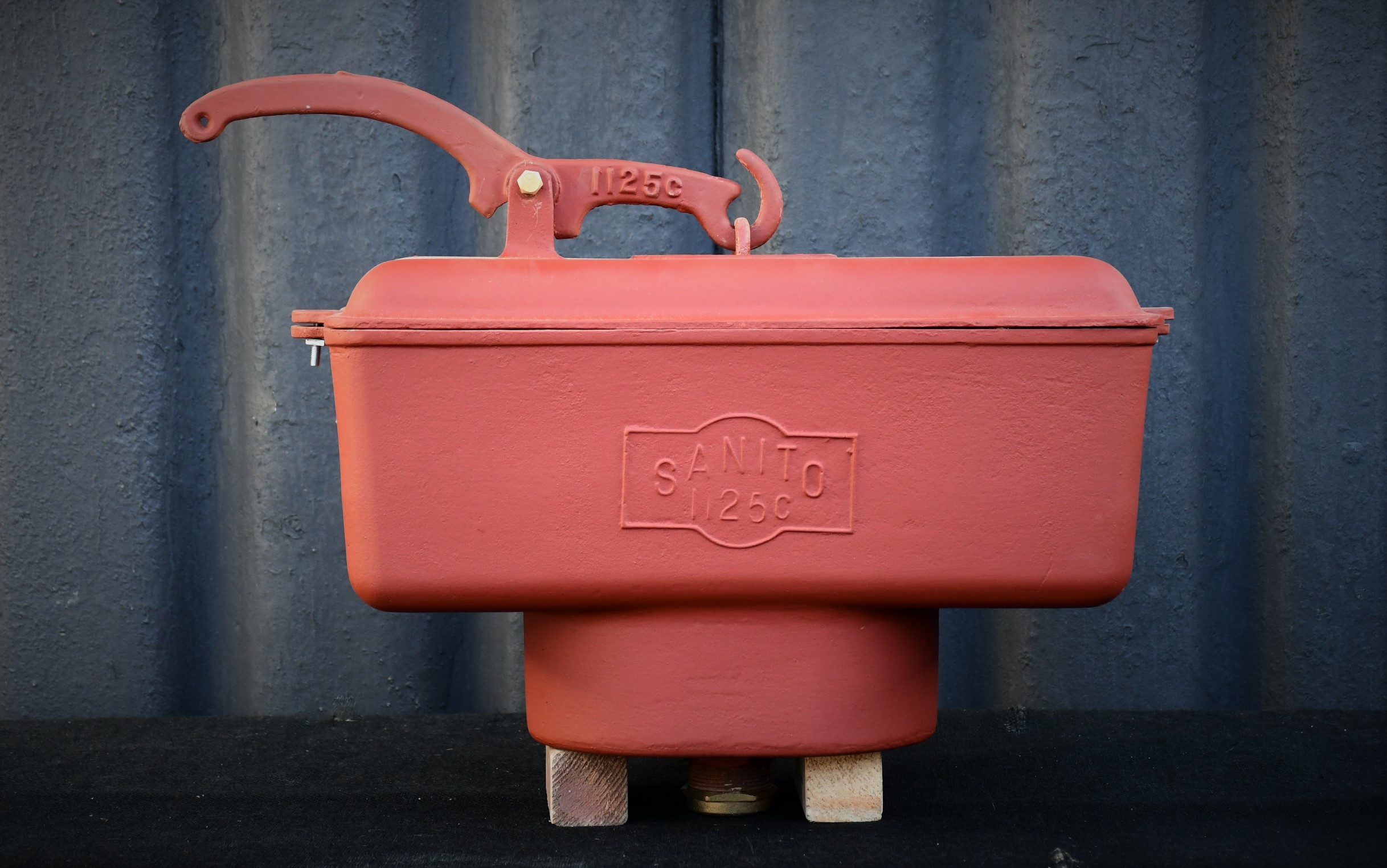 Antique Restored Cistern | Mongers