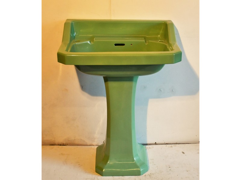 Antique and reclaimed bathroom basins, cloakroom basins and sinks ...