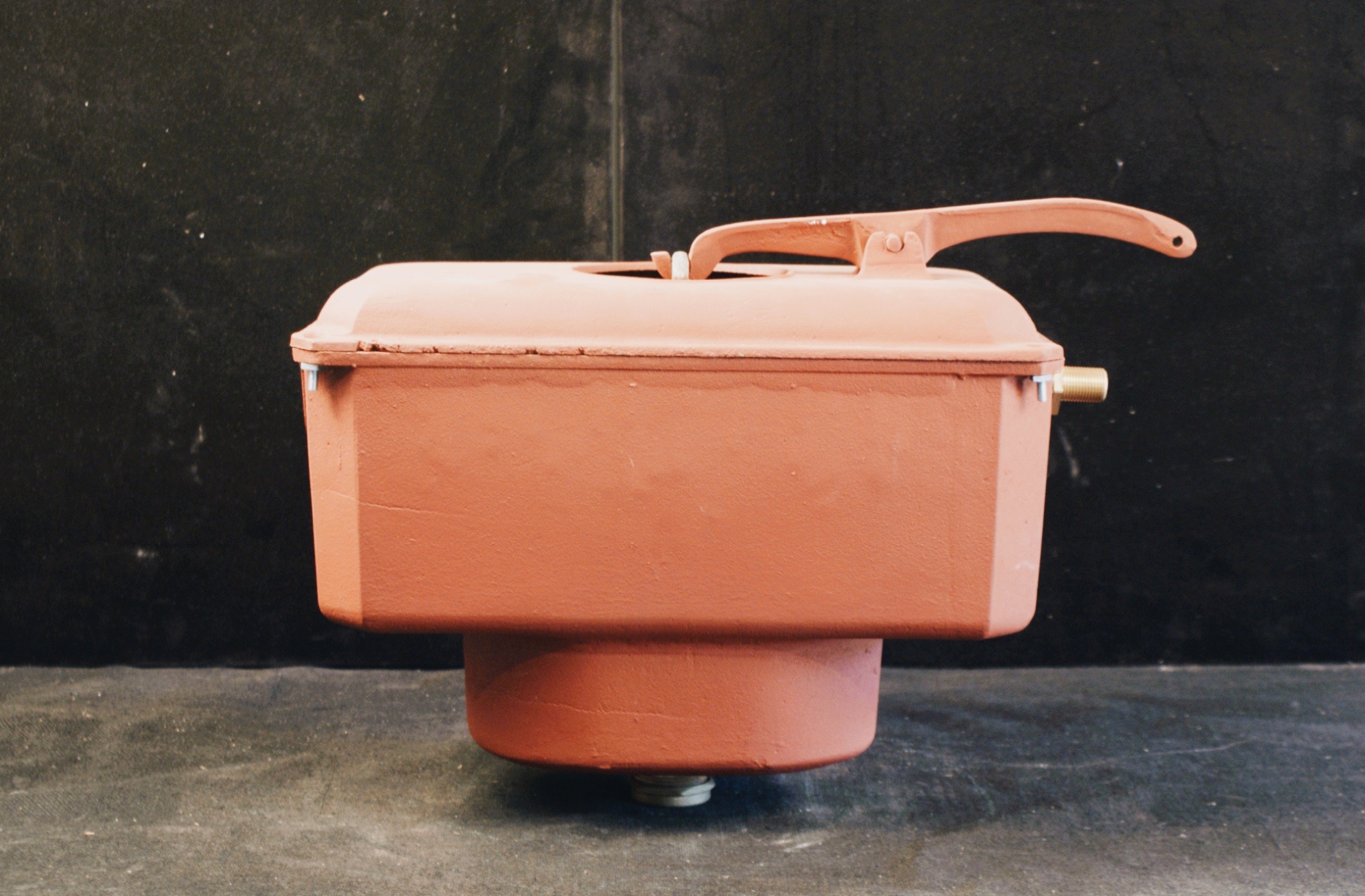 Cast Iron Cisterns | Mongers