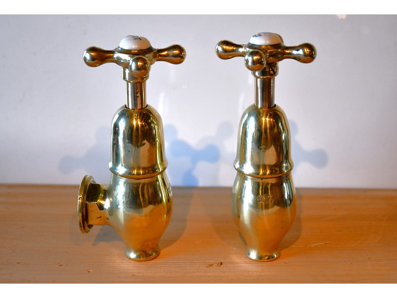 Antique and reclaimed restored bath, basin and sink taps | Mongers ...
